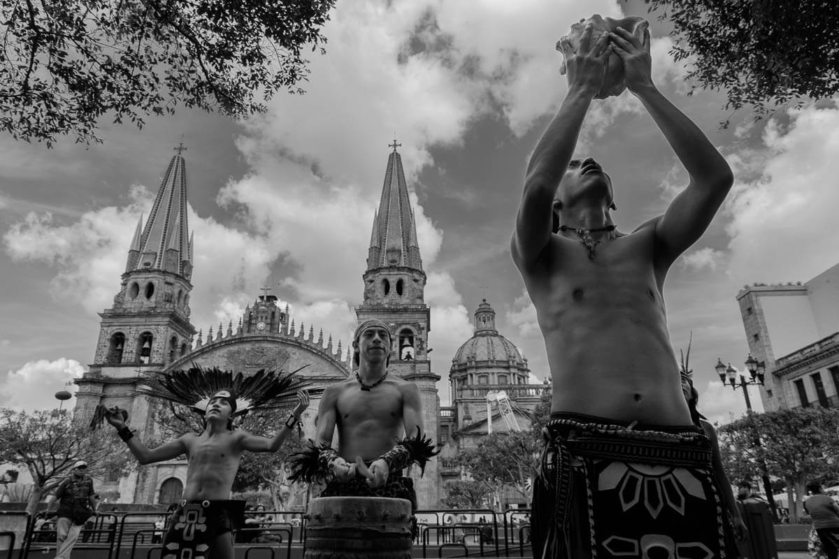 The Aztec Dancers ⋆ Photos of Mexico by Dane Strom
